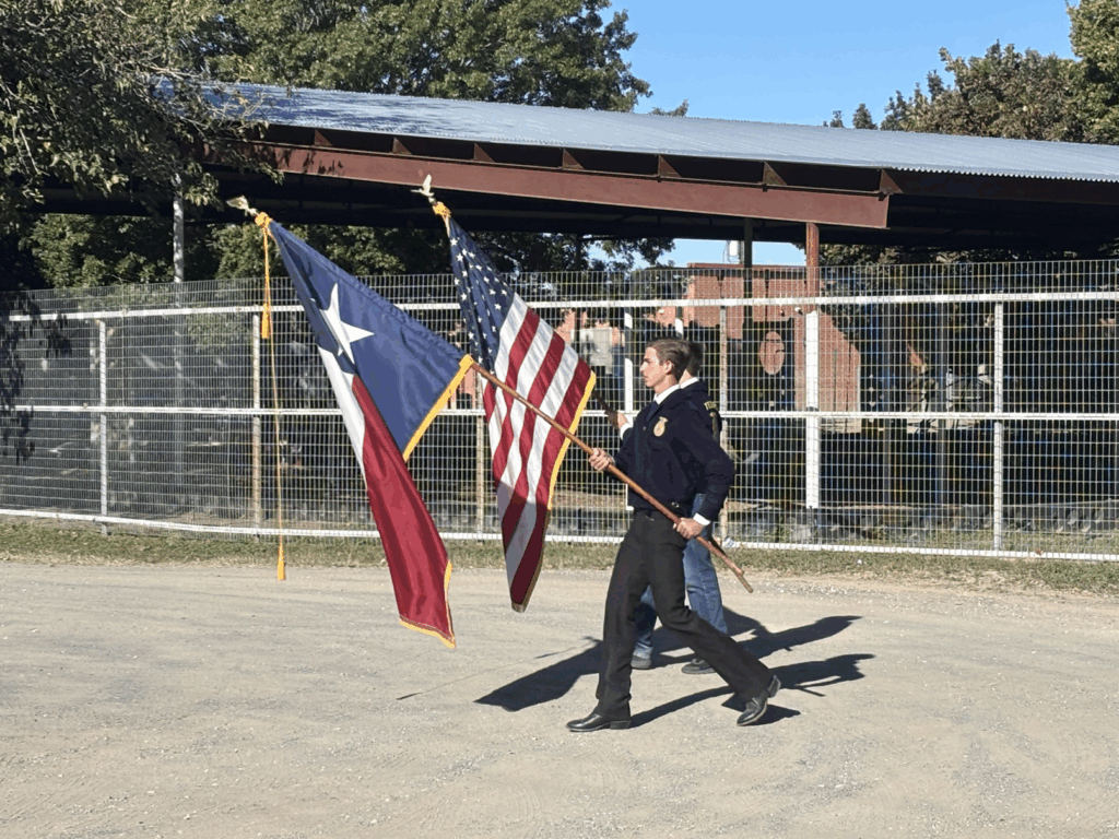 VIDEO: Knippa ISD hosts Veterans Day Parade - Uvalde Hesperian