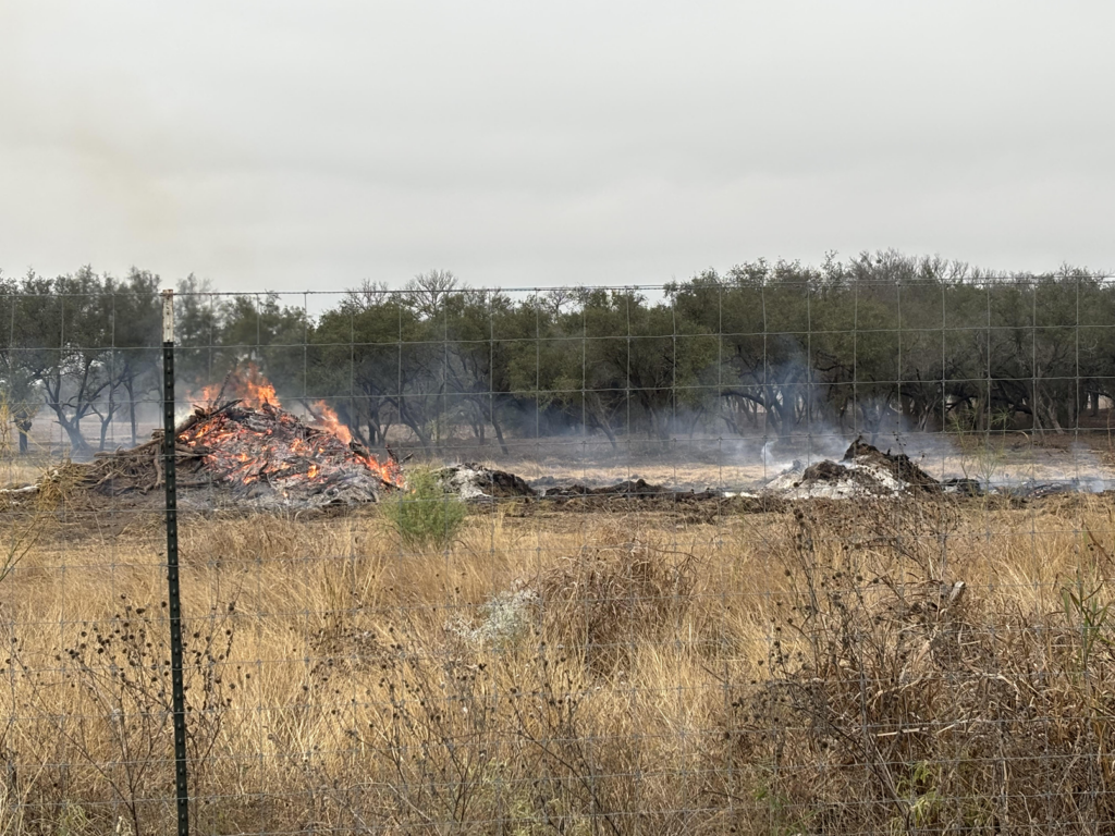 Smoke gets in Uvalde Estates resident's eyes - Uvalde Hesperian